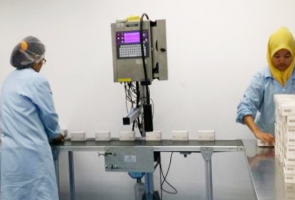 Packaging Services Teamwork | Octagon Solutions - Your Packaging Specialist